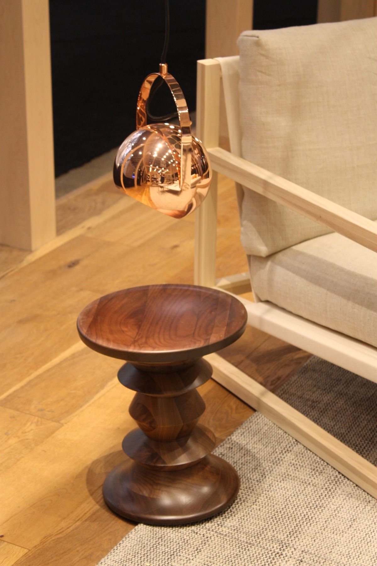 Comment utiliser la couleur noyer pour vos espaces contemporains | RageMag